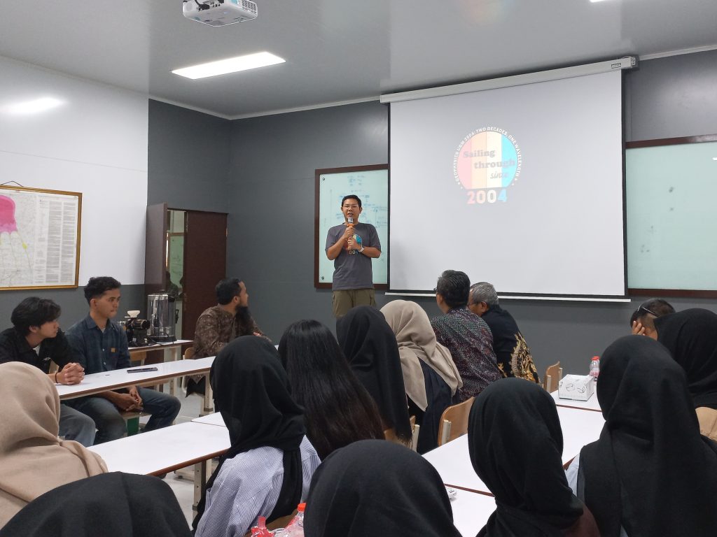 Reuni 20 Tahun Geofisika UGM Angkatan 2004 dan Penyerahan Dana Hibah IAGF – Geofisika ...